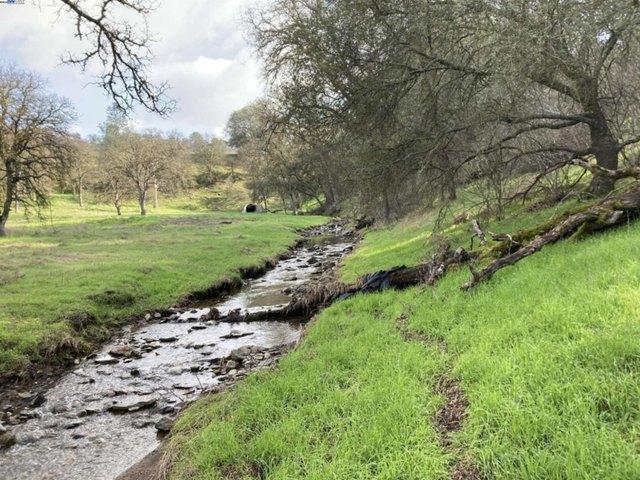 2011 Zarzamora St, La Grange, CA 95329