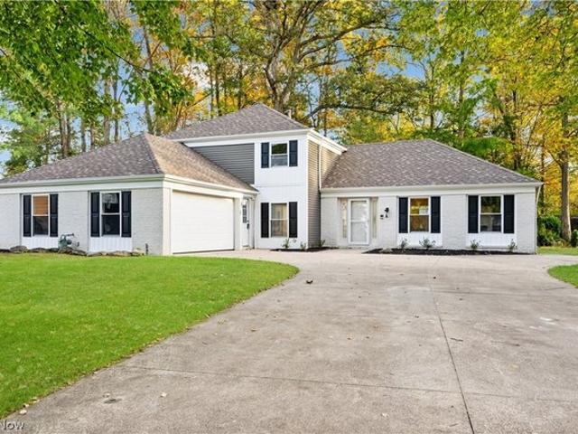 20121 Driftwood Ct, Strongsville, OH 44149