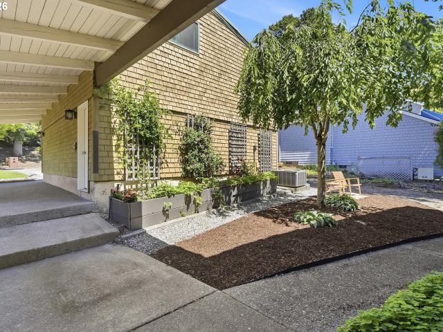 20122 ne interlachen ln