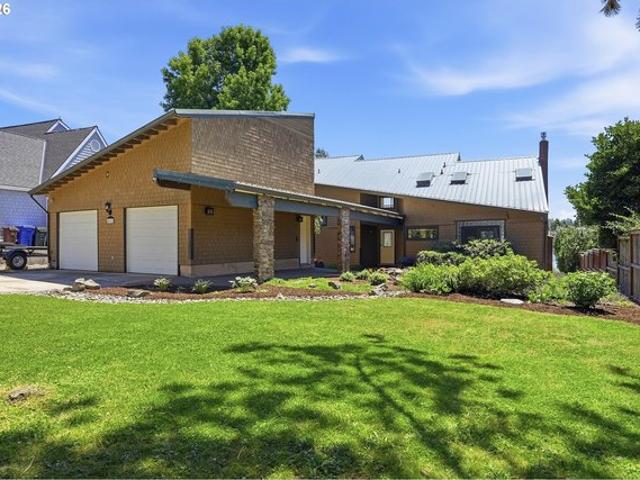 20122 NE Interlachen Ln, Fairview, OR 97024
