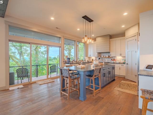 2012 nw sierra ln
