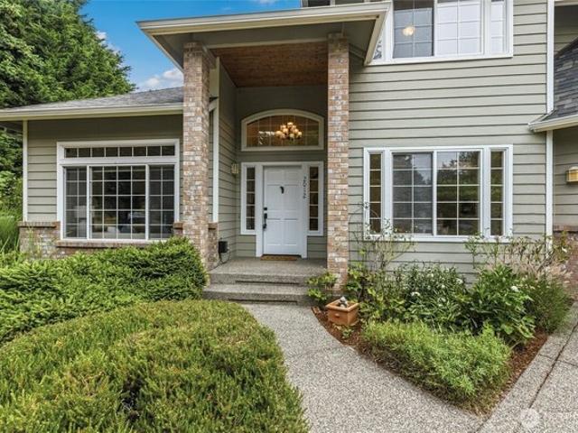 2012 NE Amhurst Ct, Poulsbo, WA 98370