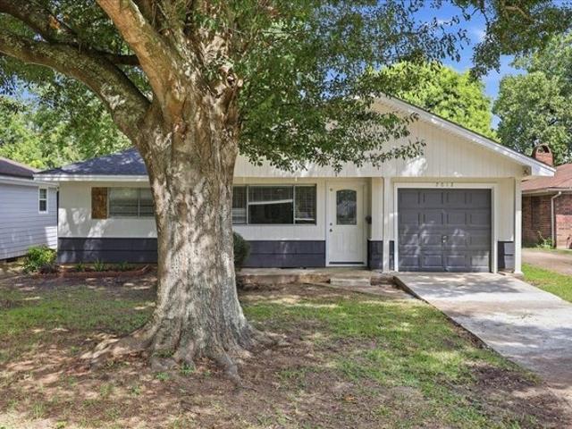 2012 Avenue G, Nederland, TX 77627