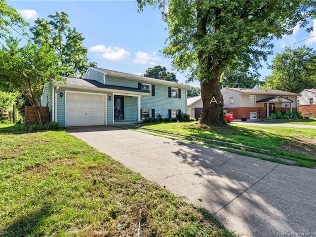 2012 Blue Bird Dr, Jeffersonville, IN 47130