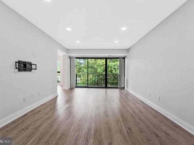 2012 Colts Neck Road # 21A