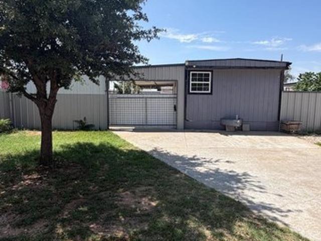 2012 E Pine Ave, Midland, TX 79705