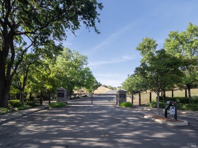 2012 Pinecrest Ct, Vacaville, CA 95688