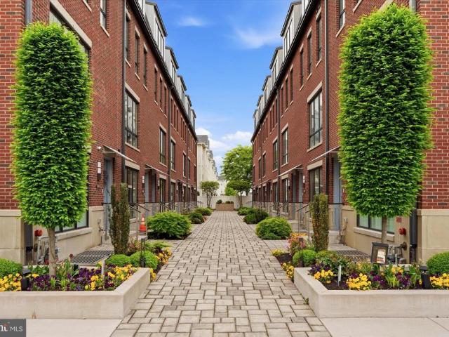 2012 Renaissance Walk # LOT 7