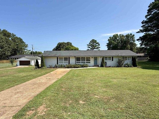 2012 Stoddard Dr, Florence, AL 35630