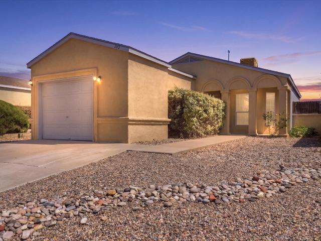 2012 Strawberry Place NE