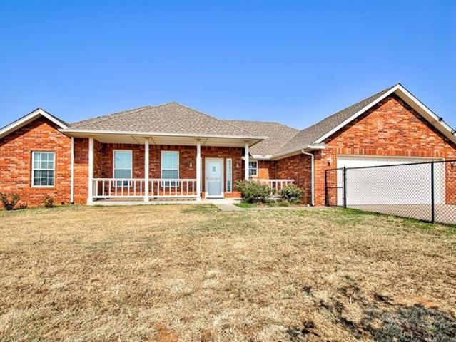 2012 S Logan Rd, Lahoma, OK 73754