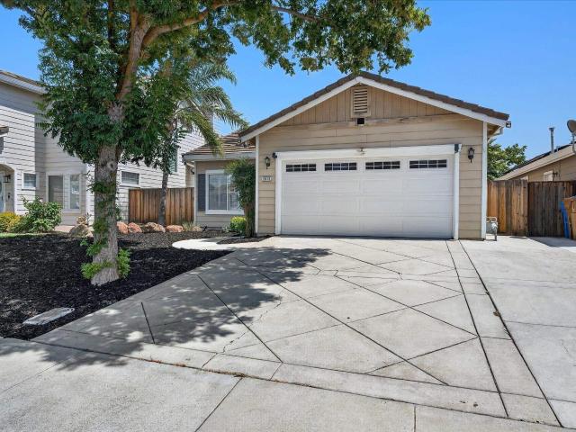 2012 Trailside Dr