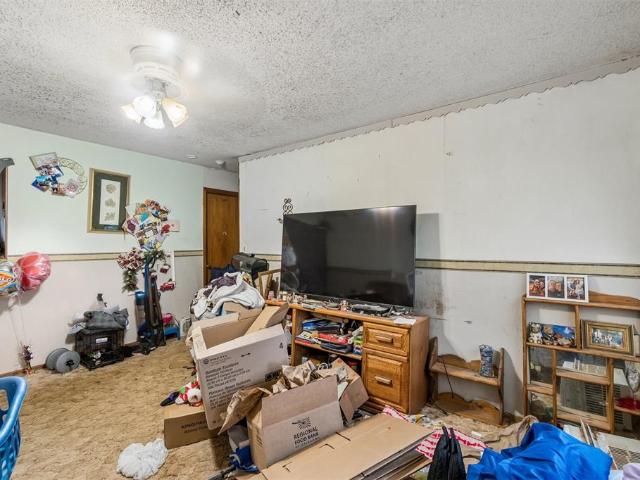 2012 W Logan Avenue