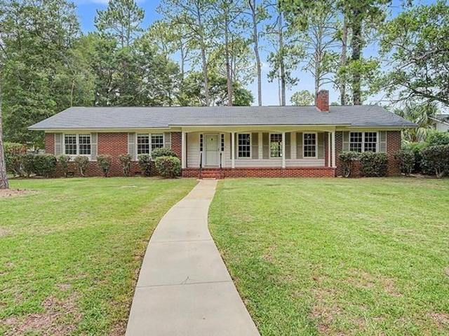2012 W Lakeridge Dr, Albany, GA 31707