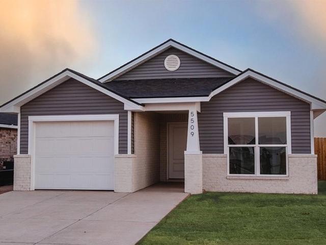 2012 Yellowhouse Ave, Wolfforth, TX 79382