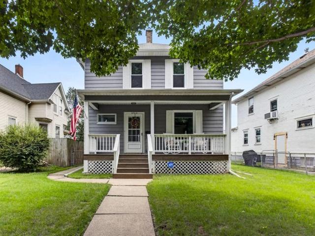 2012 15th Street A, Moline, IL 61265