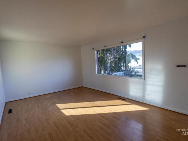 2012 8th Ave