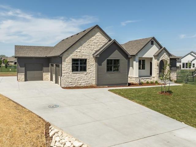 2013 N Clearstone St, Goddard, KS 67052