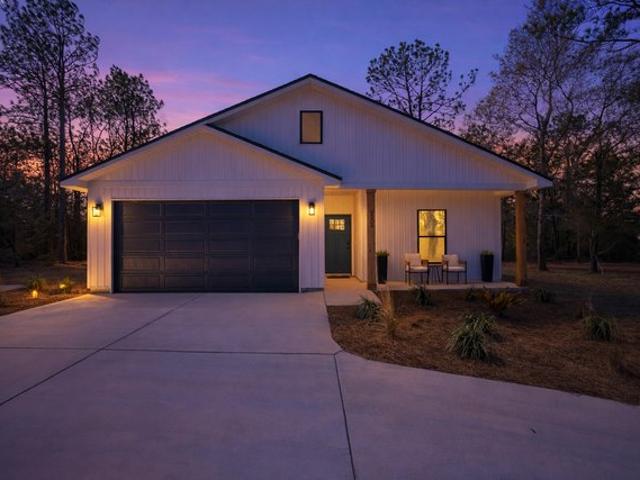 2013 Baldwin St, Chipley, FL 32428