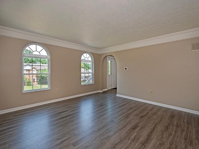 2013 Blossom Dr