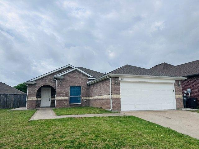 2013 Deniro Dr, Fort Worth, TX 76134