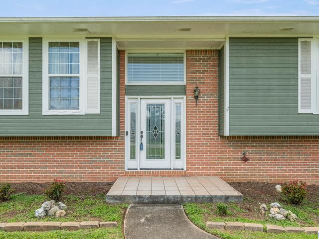 2013 Leola Avenue