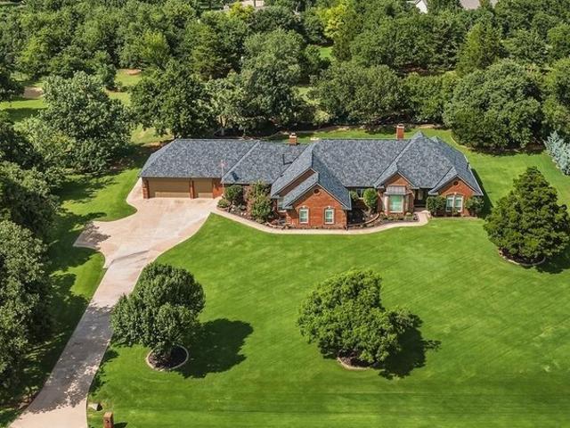 2013 Spirit Wood Ln, Edmond, OK 73025