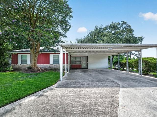 2013 Terrace Ln, Baytown, TX 77520