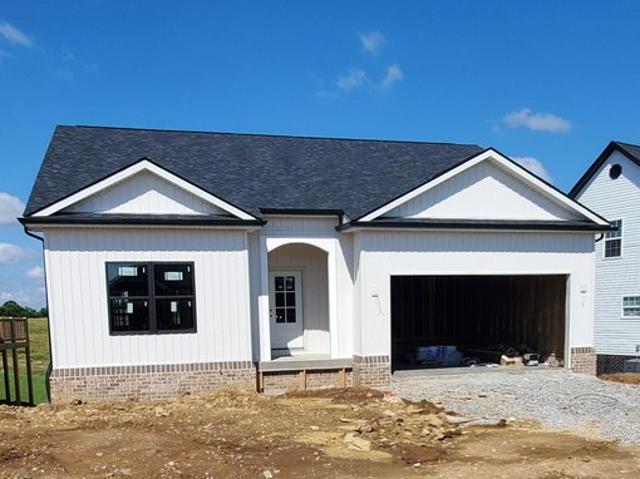 2013 Thorntree Ln, Lawrenceburg, KY 40342