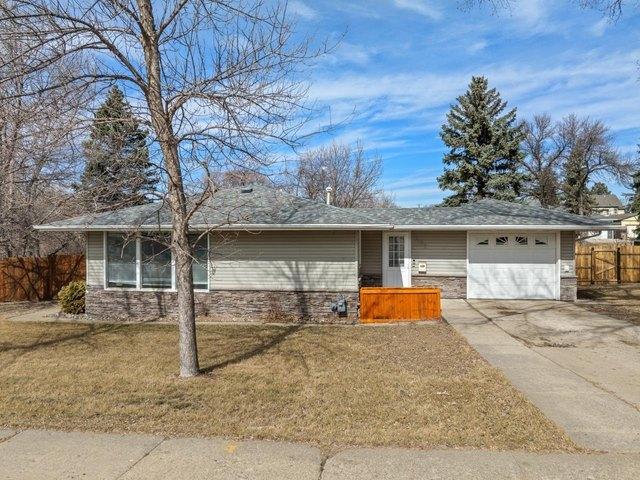 201 10th Ave SE, Minot, ND 58701