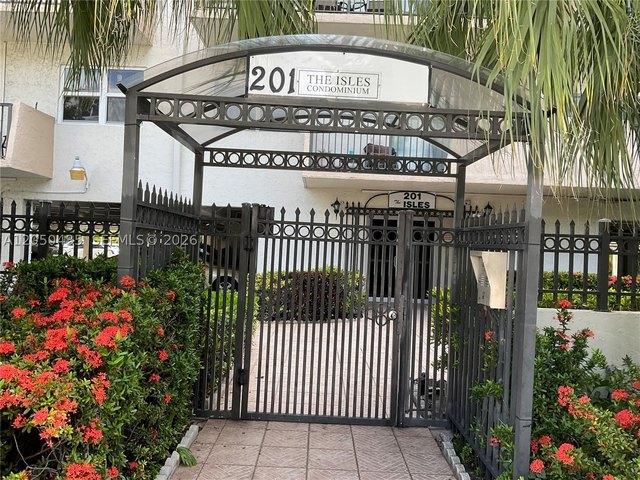 201 180th Dr Apt 206, Sunny Isles Beach, FL 33160