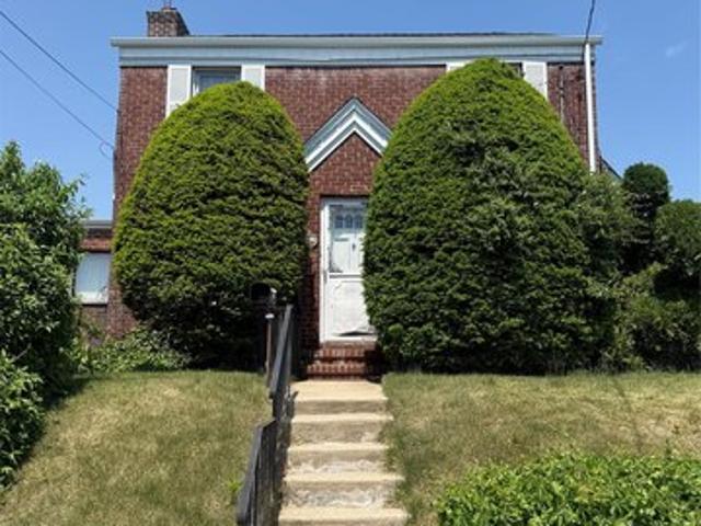 201 1 th Ave, Bayside, NY 11360