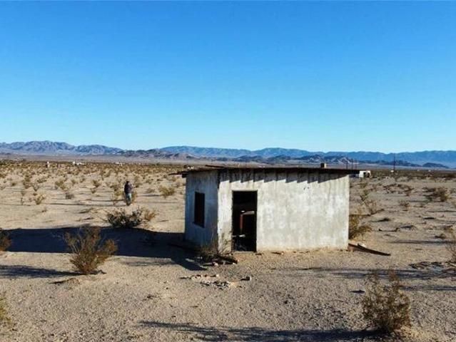 201 2 Mile Road, 29 Palms, CA 92277