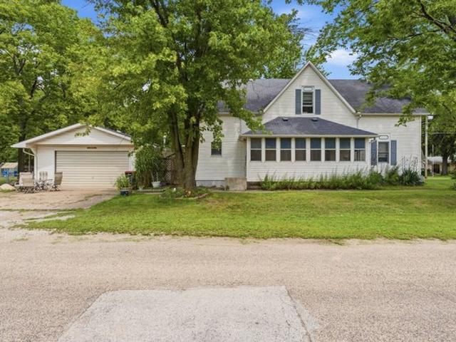 201 4th St, New Boston, IL 61272