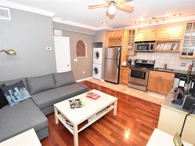 201 6th St S, Unit 203, St. Petersburg, FL 33701 | MLS #TB8502 | Compass