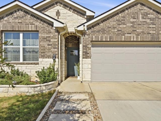 201 Connor Ln