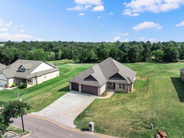 201 Canyon Creek Ln, Guthrie, OK 73044