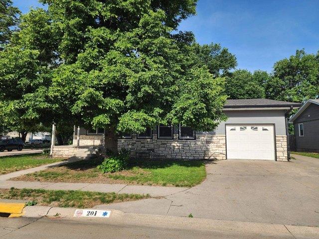 201 Center St, Gibbon, NE 68840