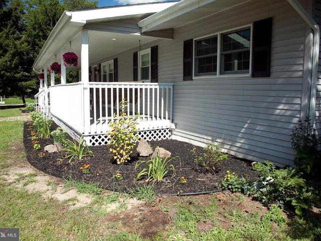 201 Crescent Boulevard