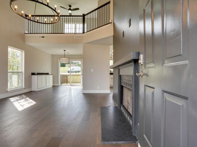 201 Crosshaven Ct