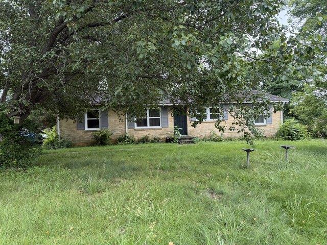201 Ambrose Dr, Clarksville, TN 37042
