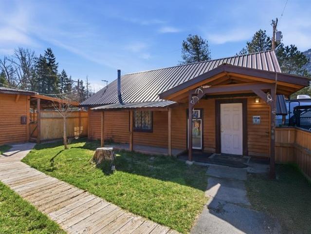 201 and 205 Hungry Horse Blvd, Hungry Horse, MT 59919