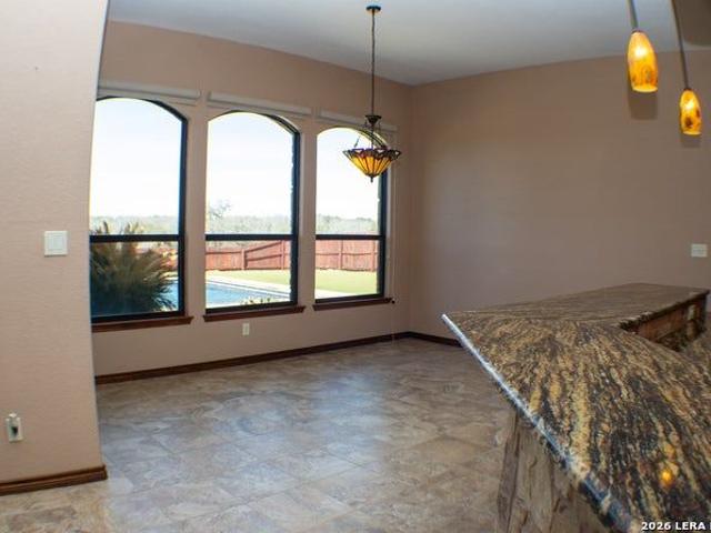 201 Abrego Lake Dr, Floresville, TX
