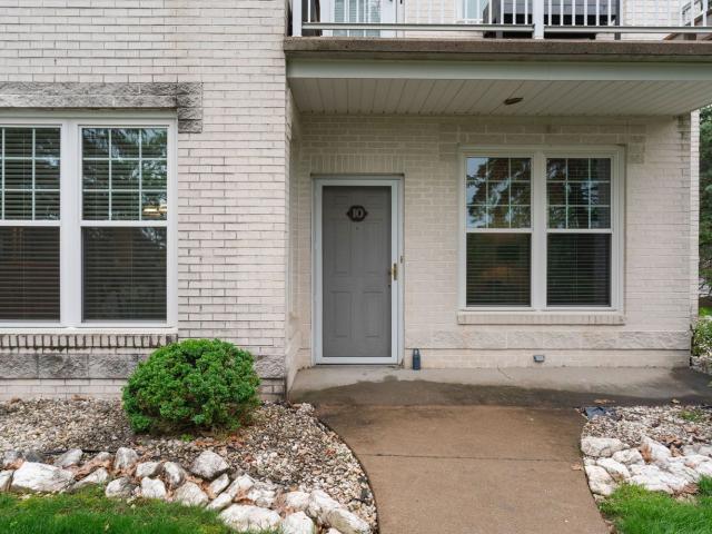 201 Adams Pointe Blvd 10