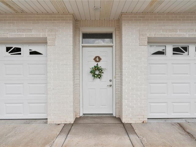 201 Adams Pointe Blvd 4