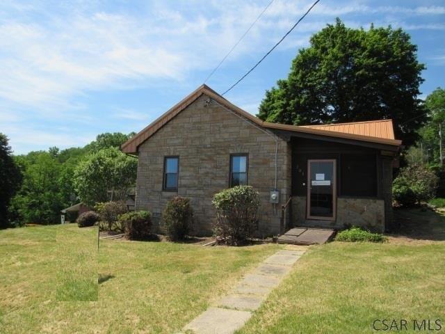 201 Arthur Ave Grazier St, Johnstown, PA 15905