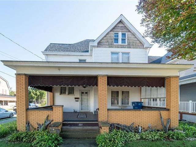 201 Arthur Ave, Scottdale, PA 15683