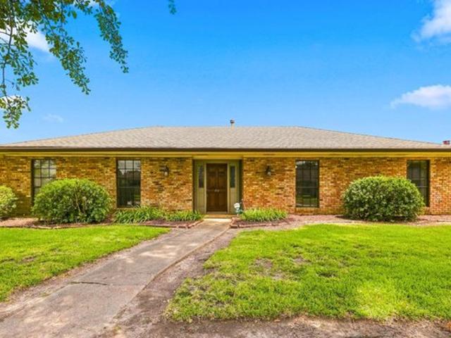 201 Aspen Dr, Houma, LA 70360