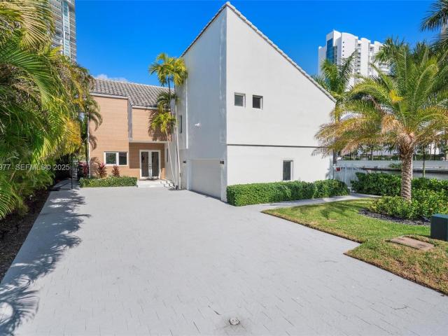 201 Atlantic Isle, Sunny Isles Beach, FL 33160 | MLS #A11758
