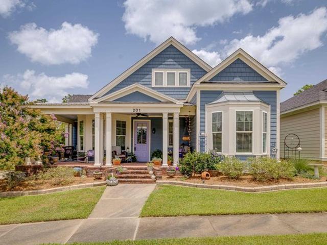 201 Augusta Dr, Calhoun, LA 71225